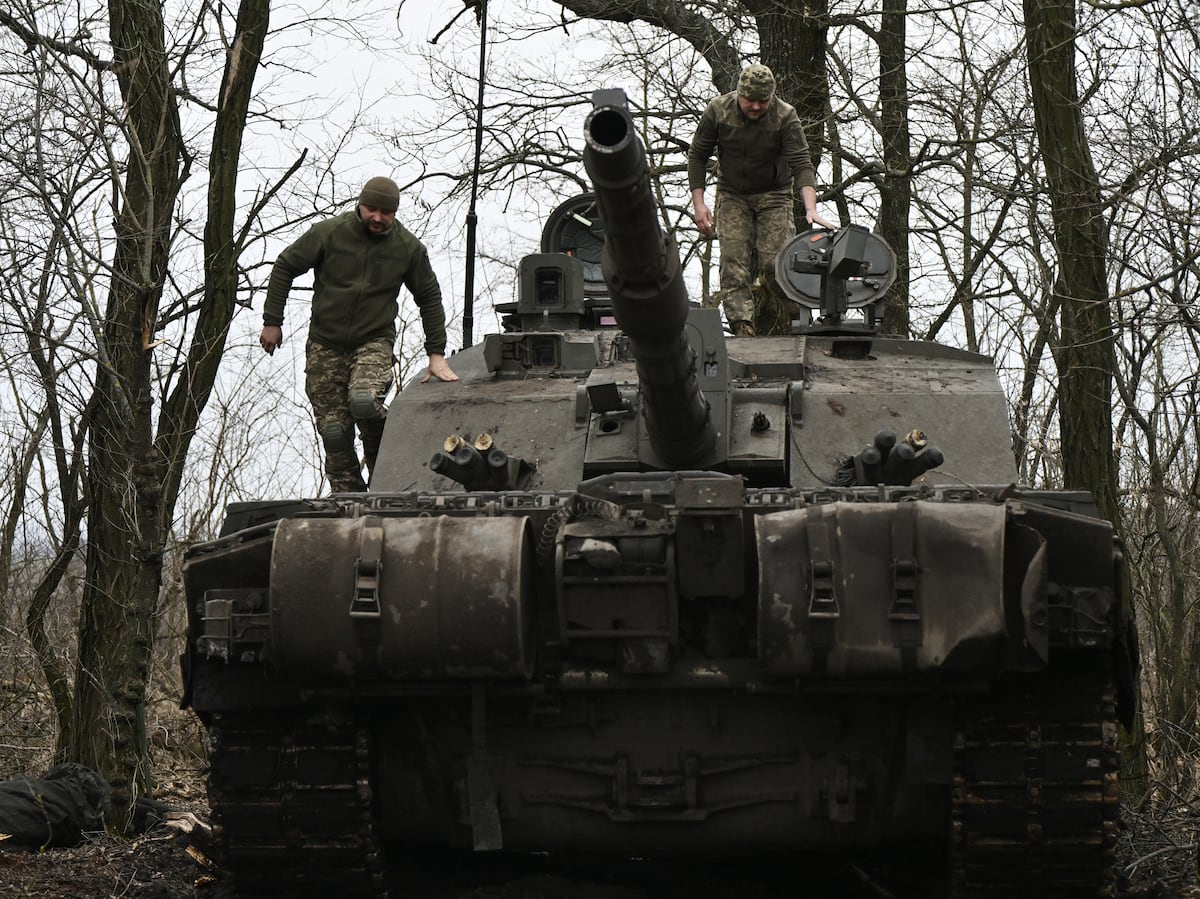 Ukraine, Russia race to shield battle tanks from exploding drones