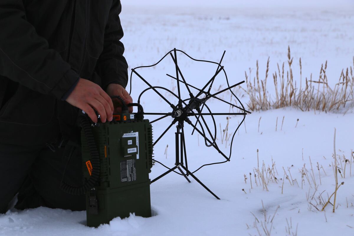 Army tests Manpack radio-MUOS satellite connection