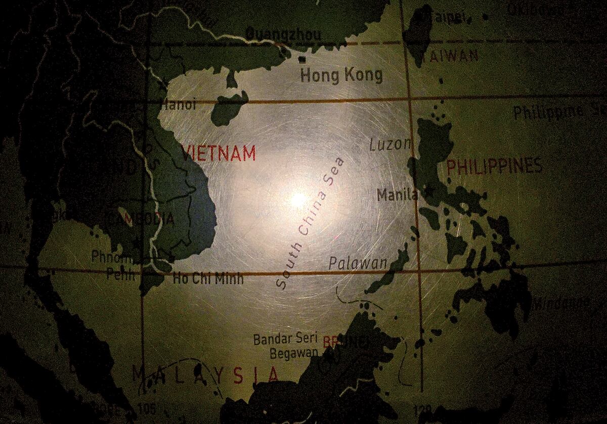 China, U.S. generals seek stability in South China Sea