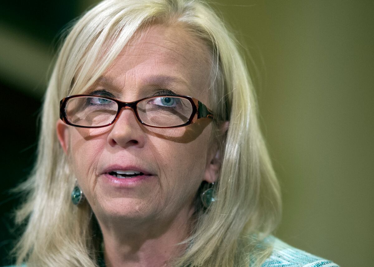 VA benefits chief Allison Hickey resigns