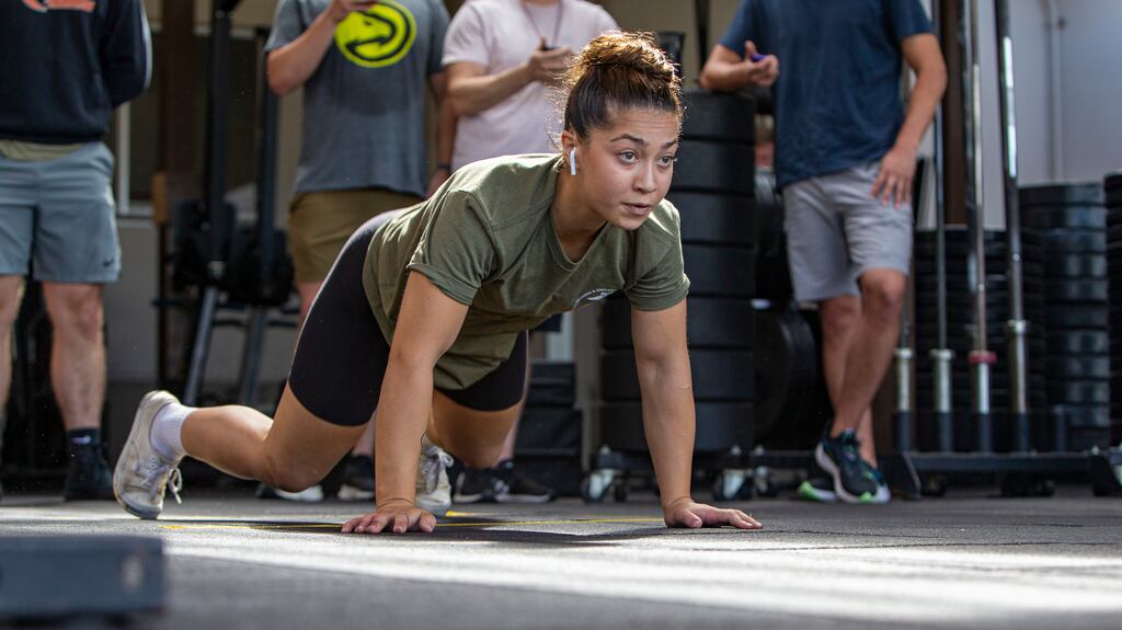 Oregon Army National Guardsman sets new world burpee record