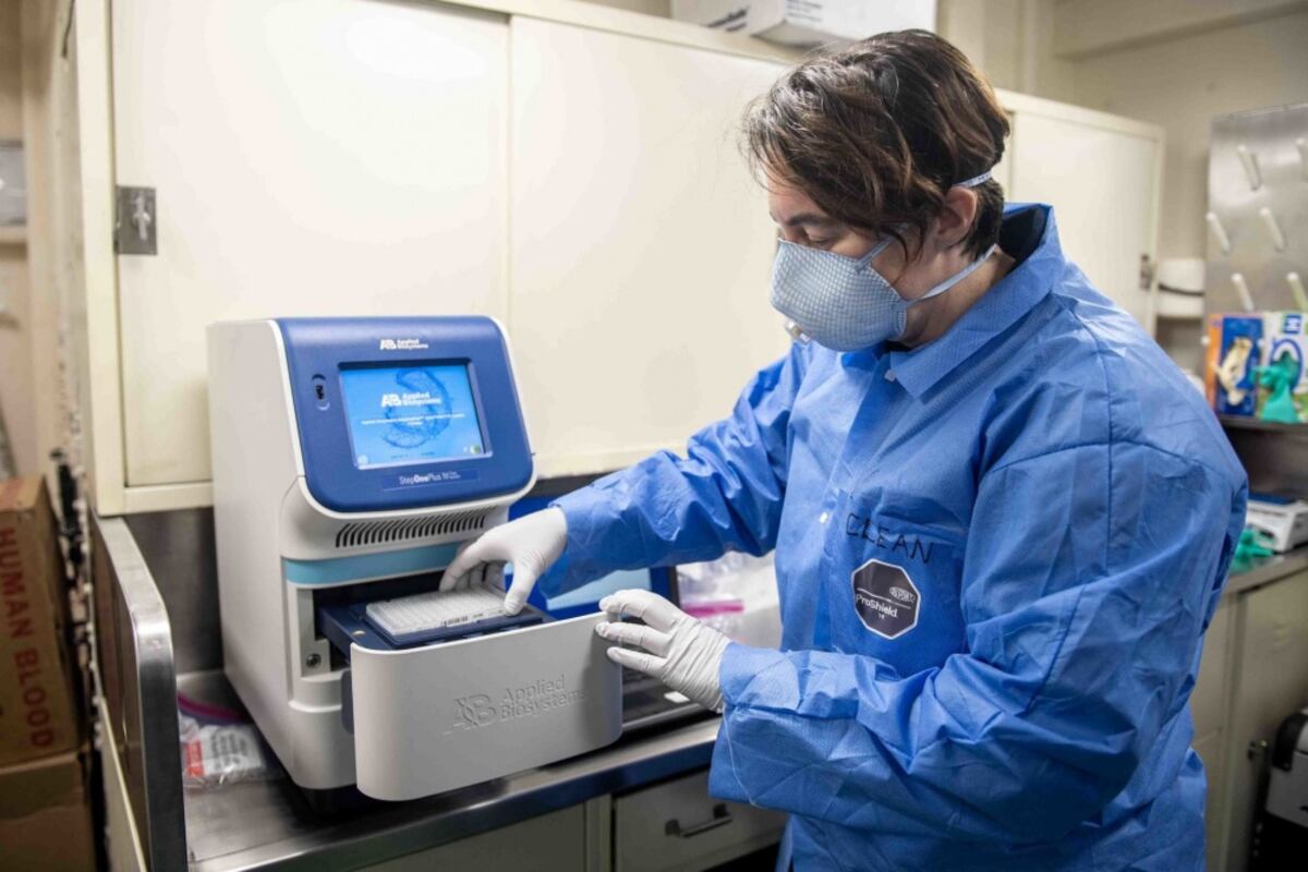 Navy medicine personnel embark 7th Fleet ships to test for COVID-19 at sea