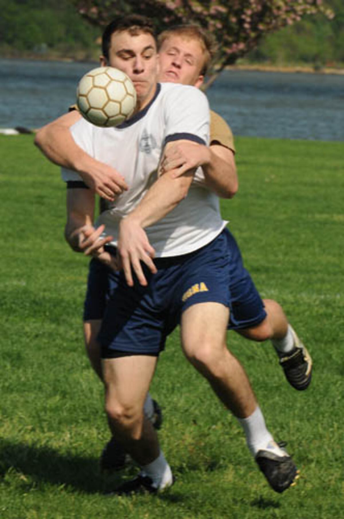 Mids let it all out in rule-free fieldball