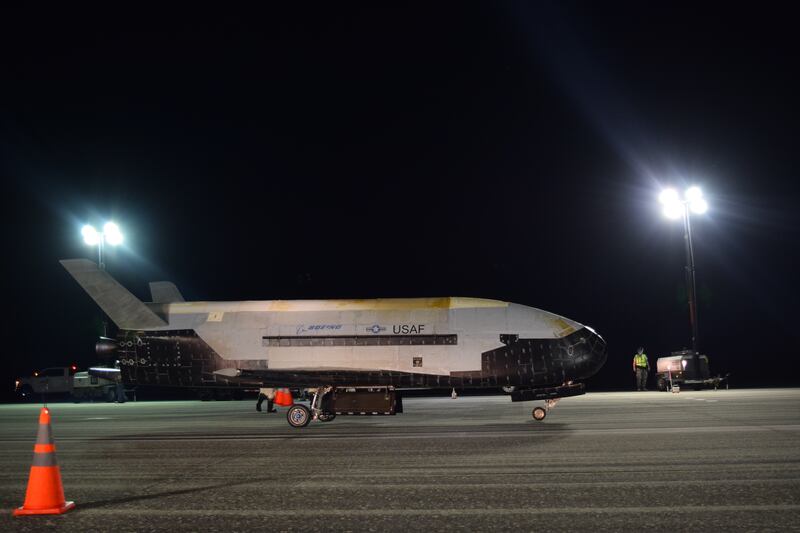 Boeing capsule returns to Earth at Army’s White Sands Missile Range ...