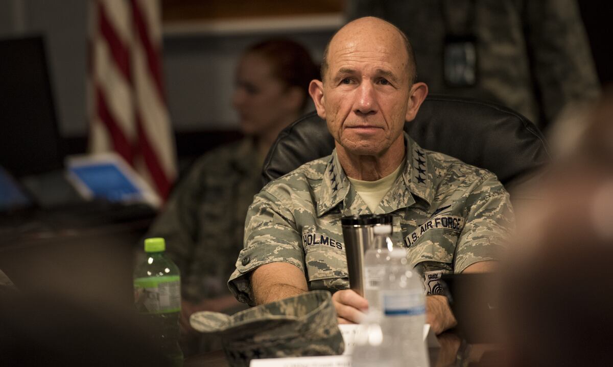 After string of fighter crashes, ACC’s Gen. Holmes to visit flying wings