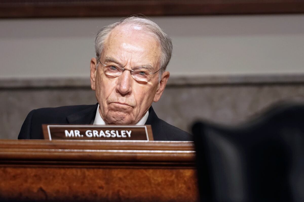 One senator is still asking questions about the Pentagon’s JEDI cloud