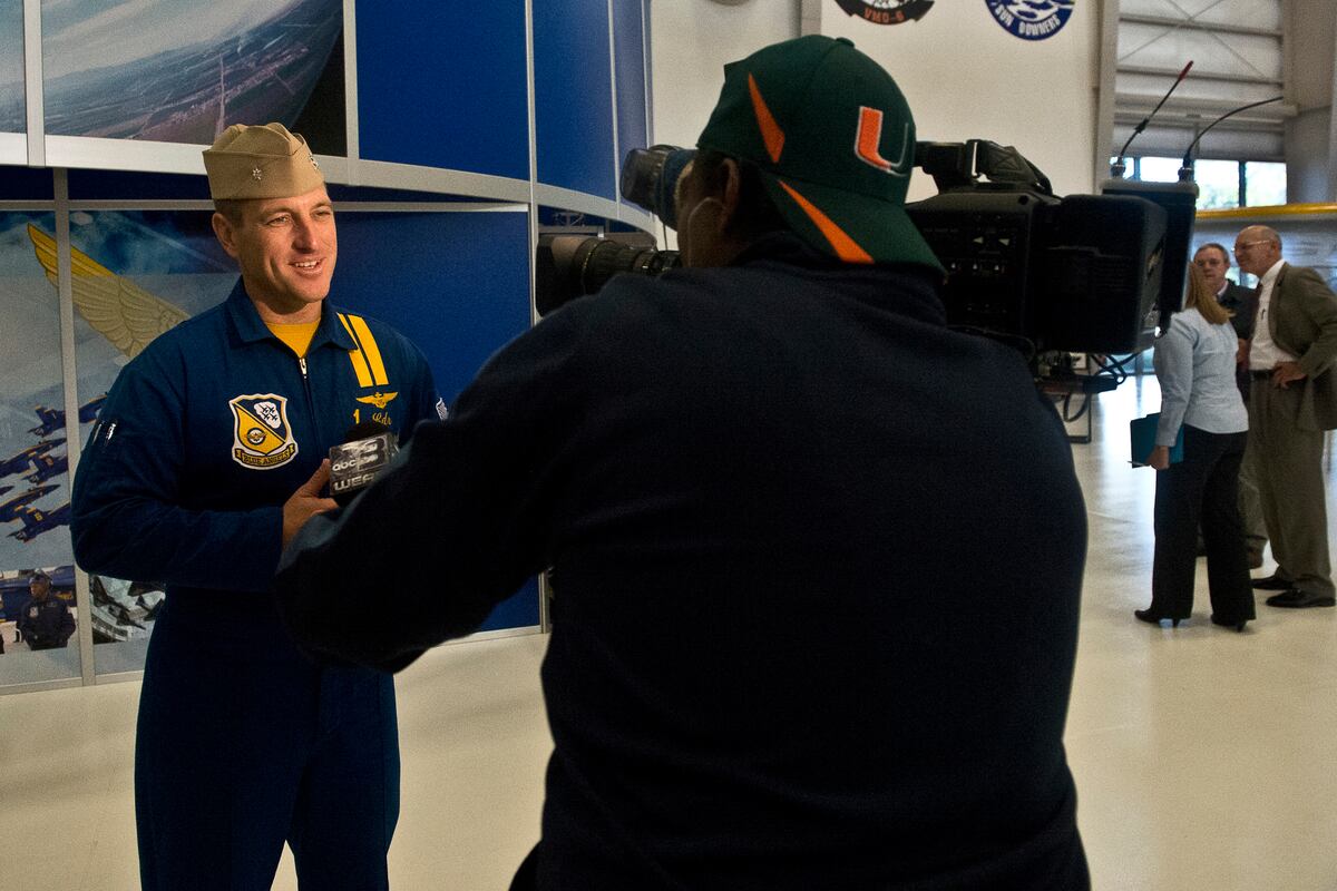 Blue Angels boss prepares to turn over flying team