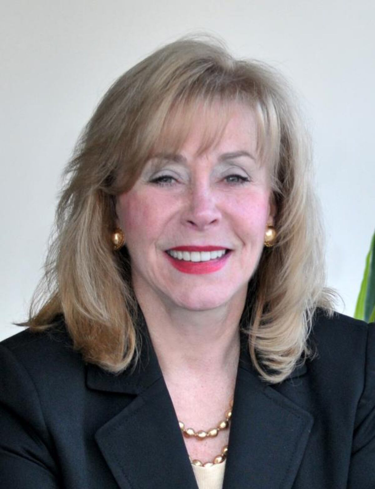 Military Times CEO honored at Green Beret gala