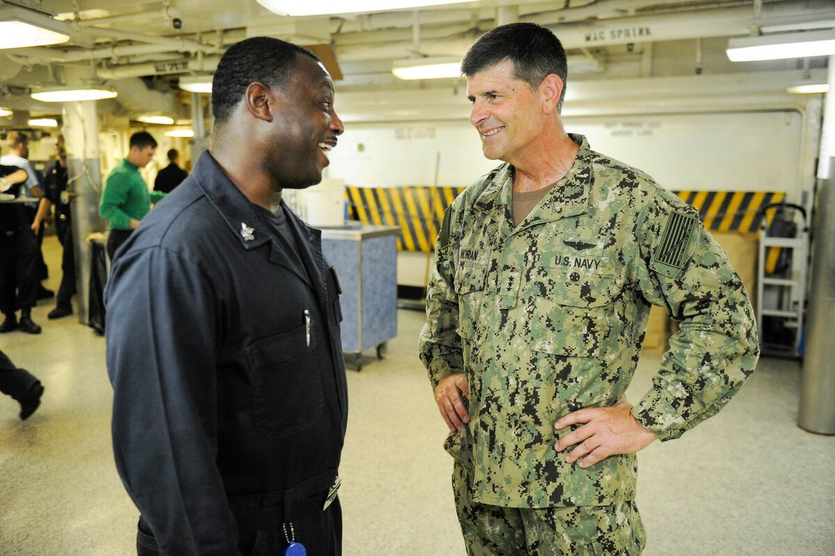 Navy's top personnel official visits Pacific Fleet