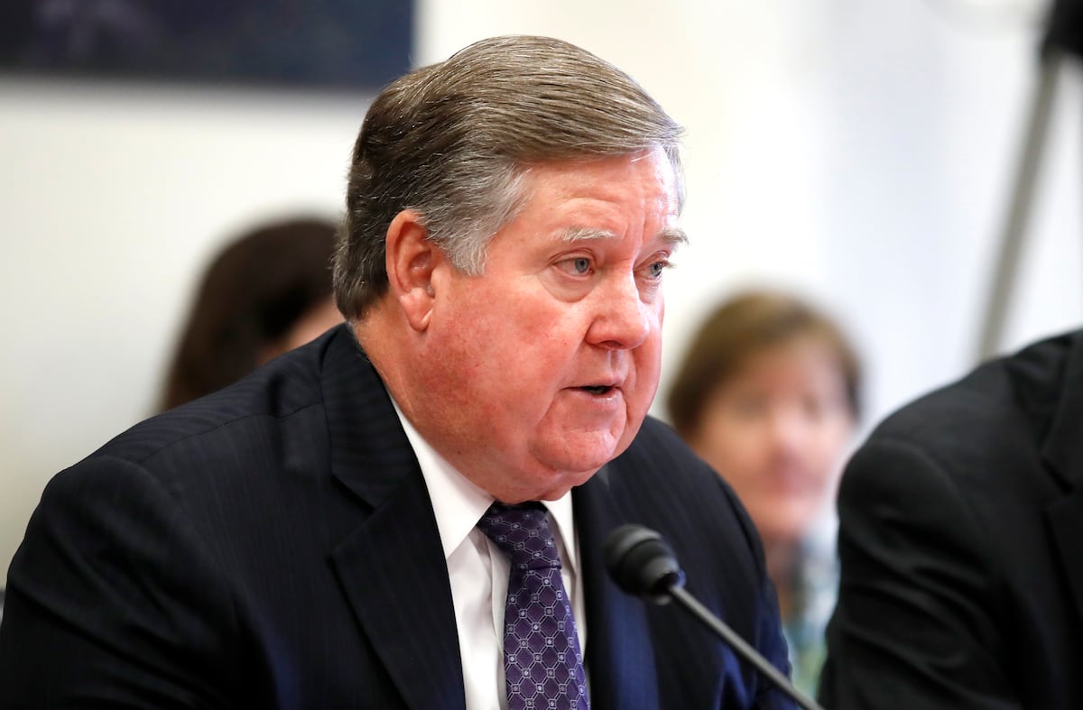 Bill would cut over 100,000 DoD jobs