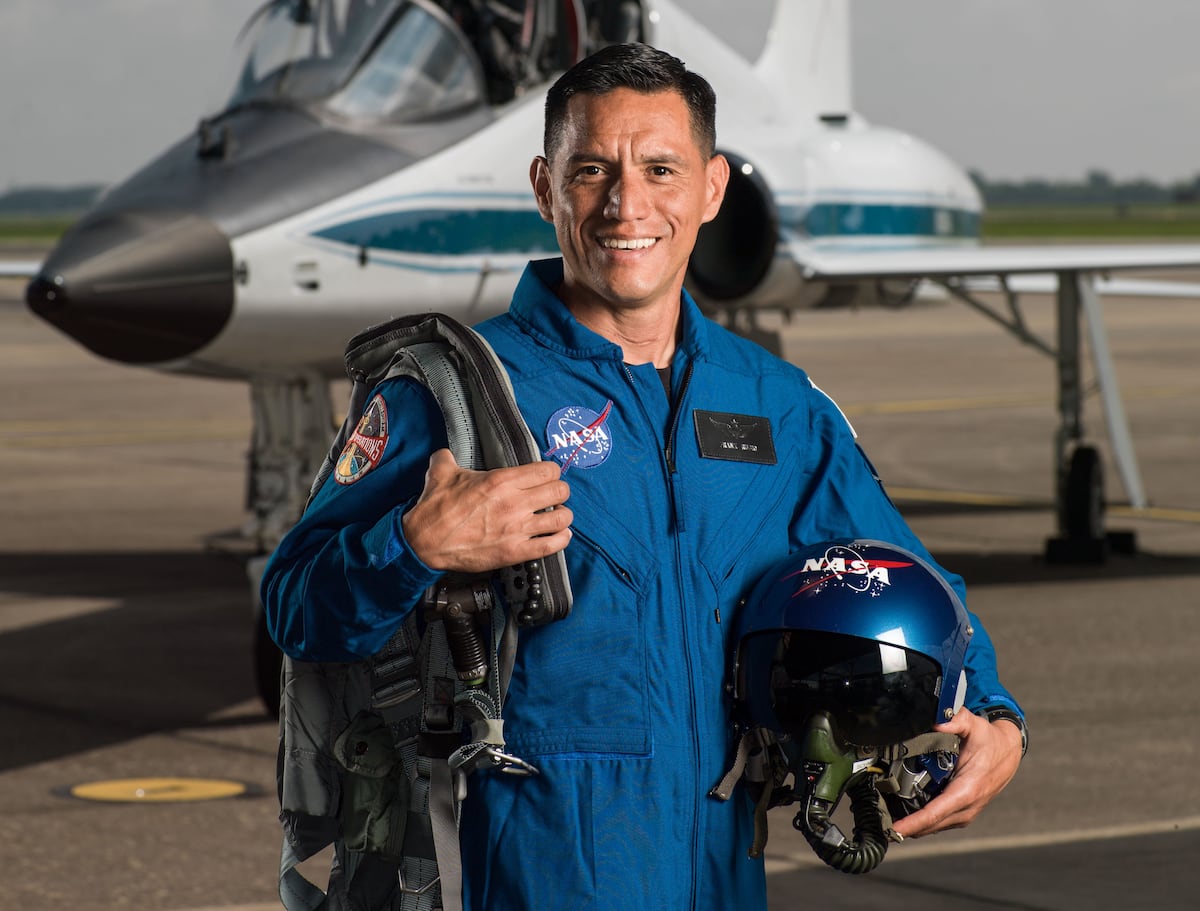 Army astronaut finally returns to Earth after breaking NASA record