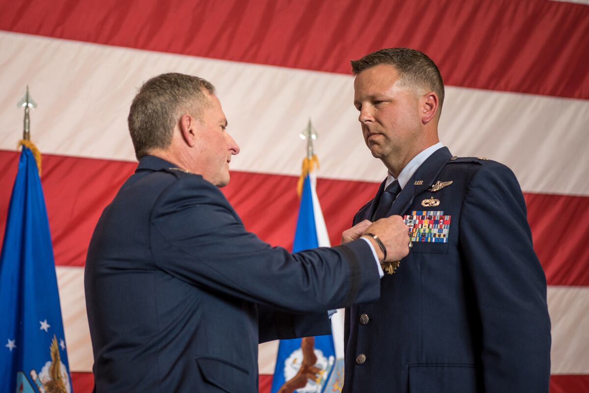 Air Guard pilot honored with Distinguished Flying Cross for emergency ...