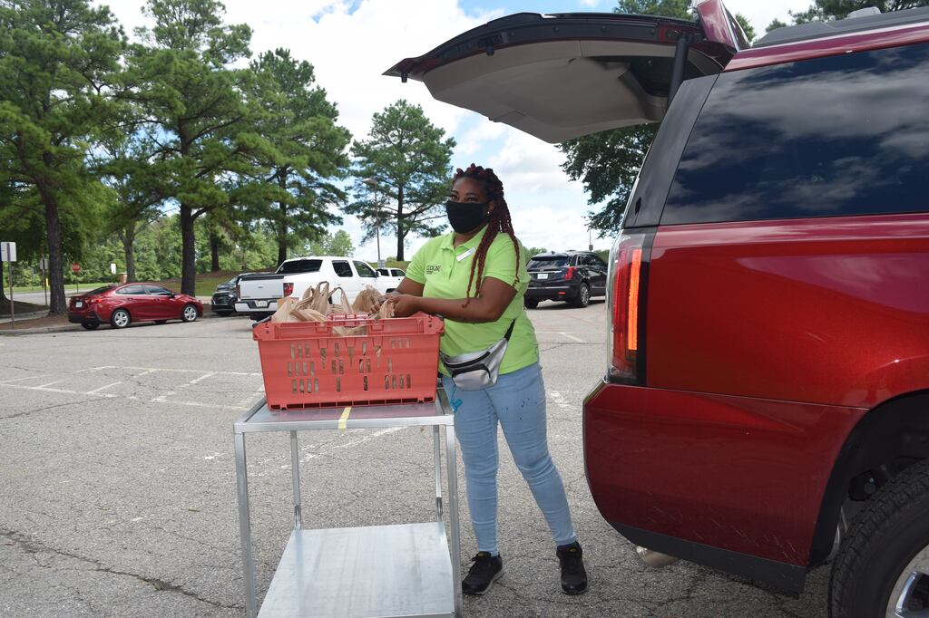 Here are the military commissaries that will test doorstep deliveries