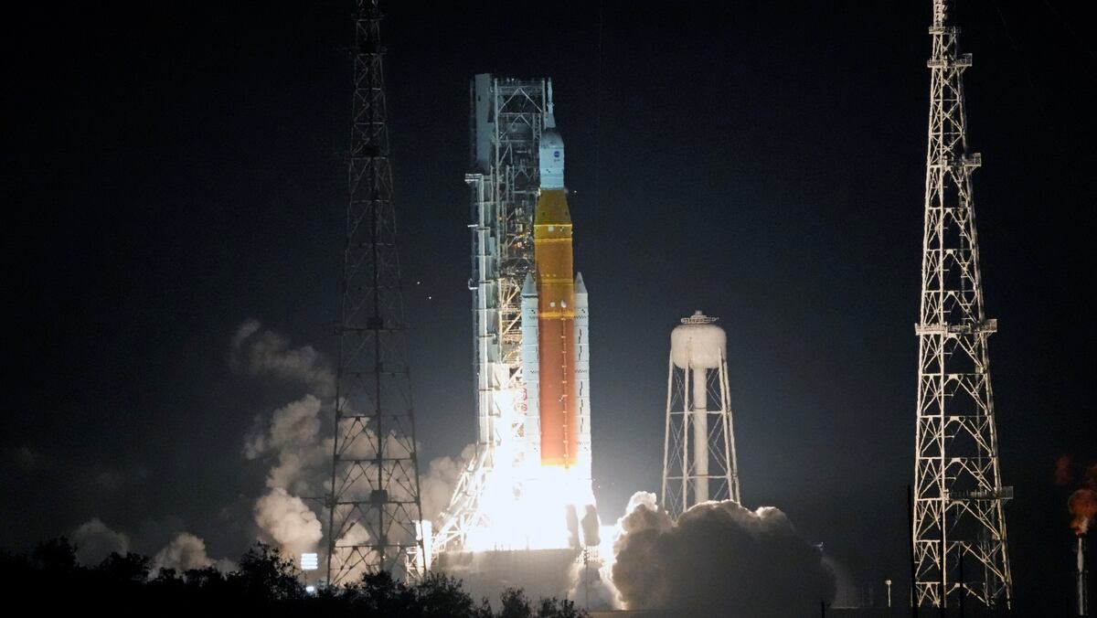 Mannequin-crewed NASA rocket blasts into space as US resumes moonshots