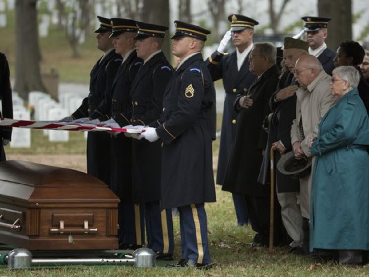 March 18 service at Arlington to honor WWII bomber crew