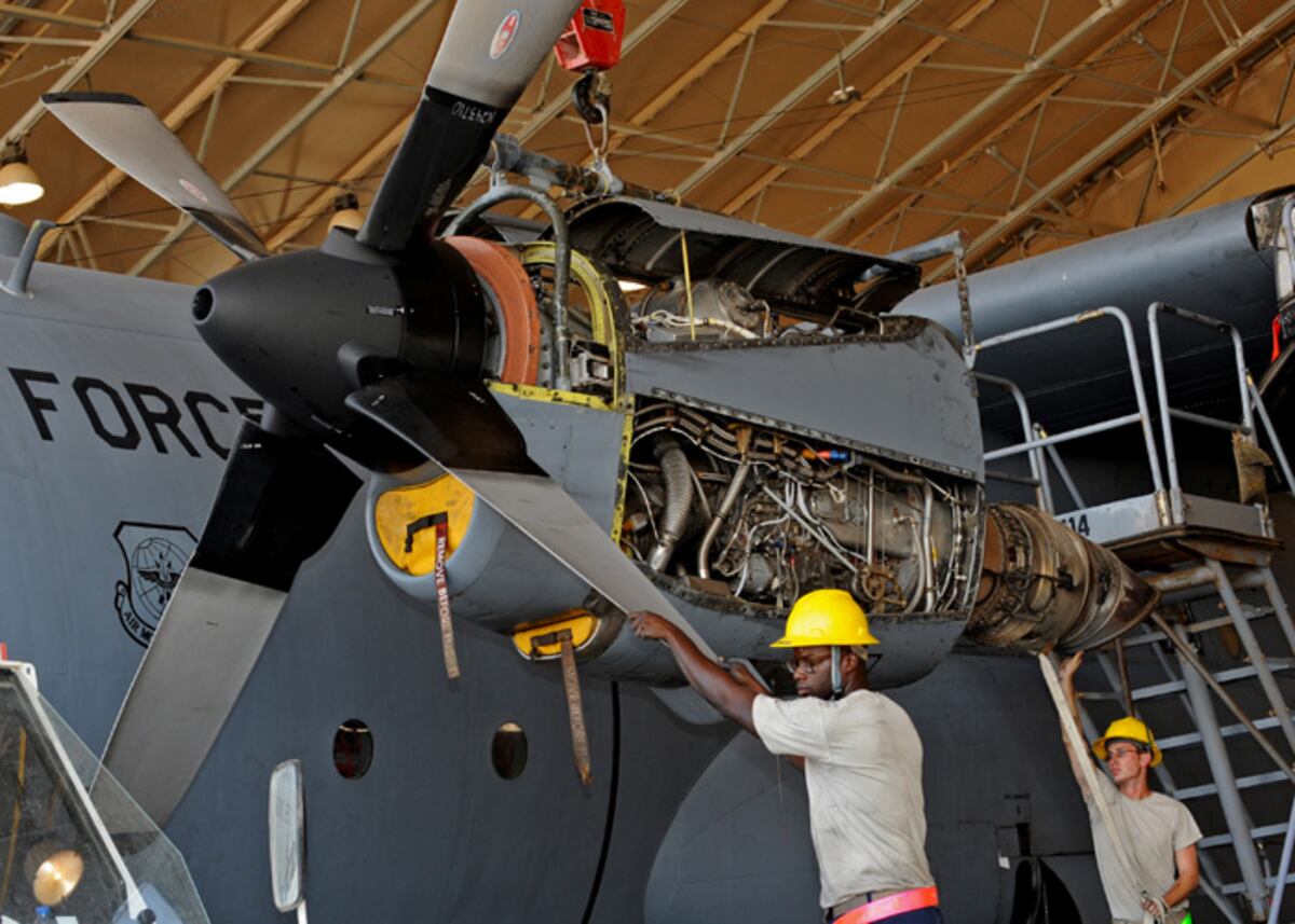 USAF Awards Rolls-Royce $36M Contract To Upgrade C-130 Engines