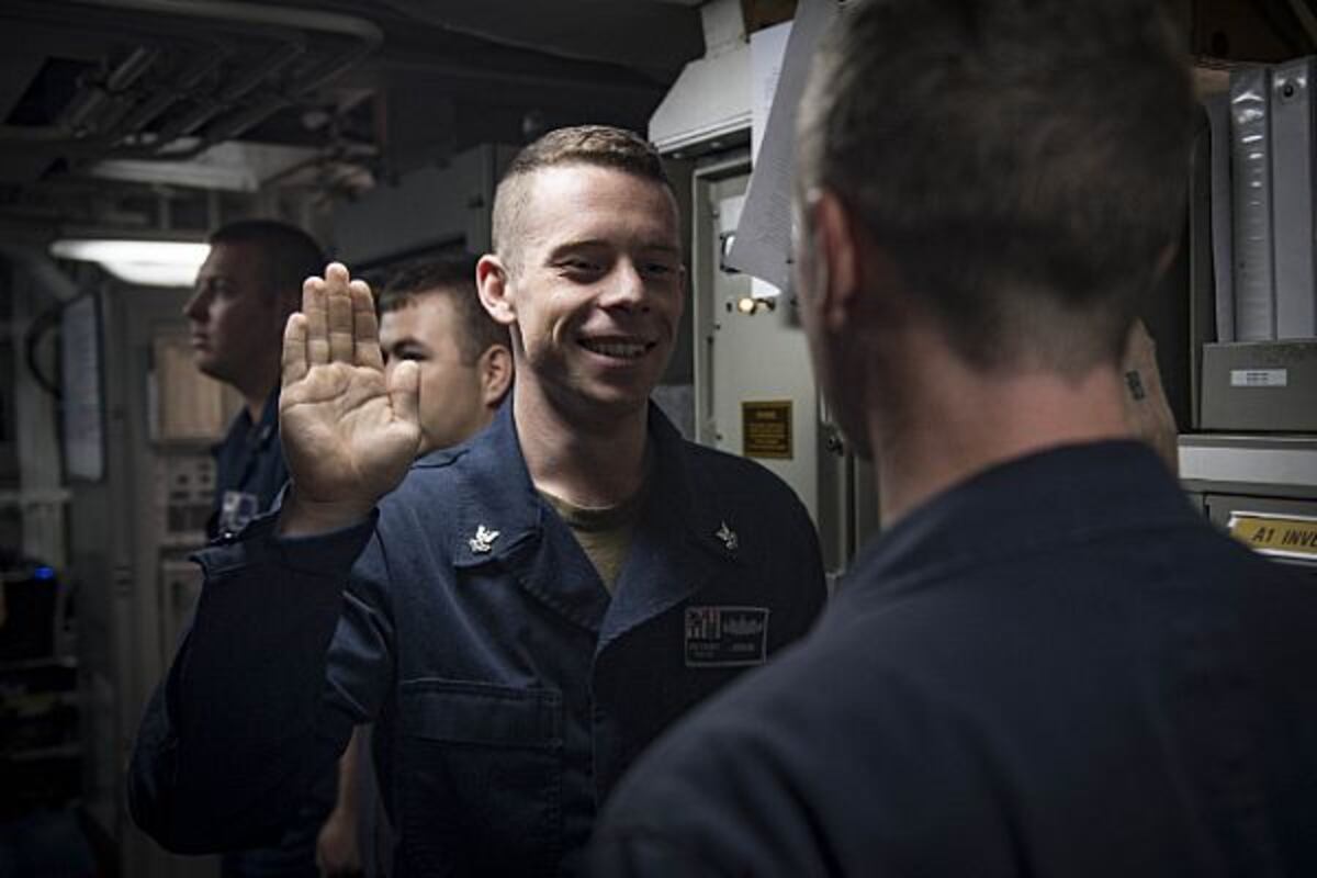 Navy makes 78 more ratings eligible for reenlistment bonuses