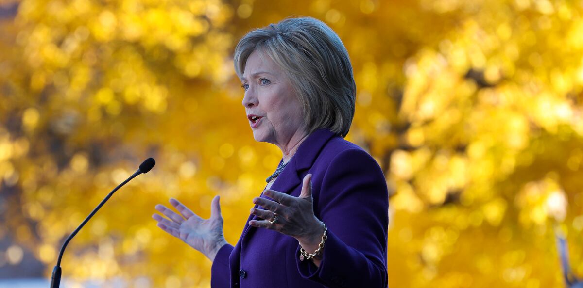 Clinton unveils plan for veterans, military personnel