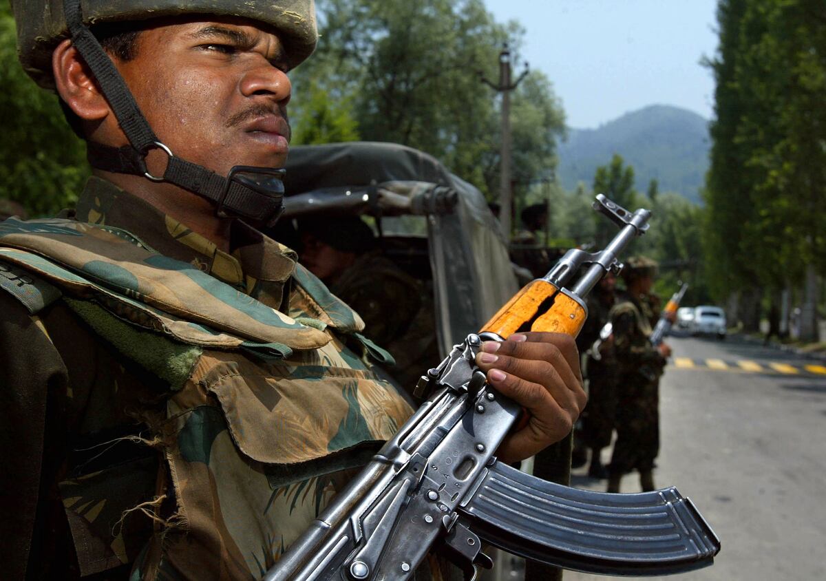 Indian Army in Global Hunt for Assault Rifles, Endangering Excalibur