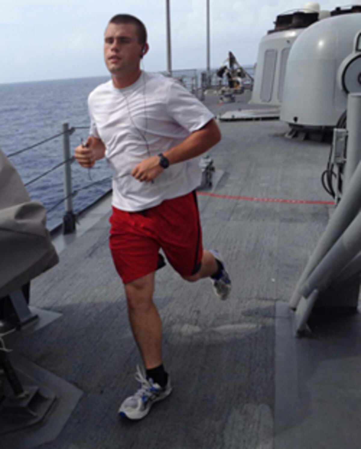 Command competition helps sailor Derek England cruise to 41-pound ...