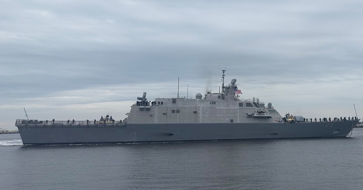 Navy evacuates ships, aircraft from Florida bases prior to hurricane Navy evacuates ships, aircraft from Florida bases prior to hurricane