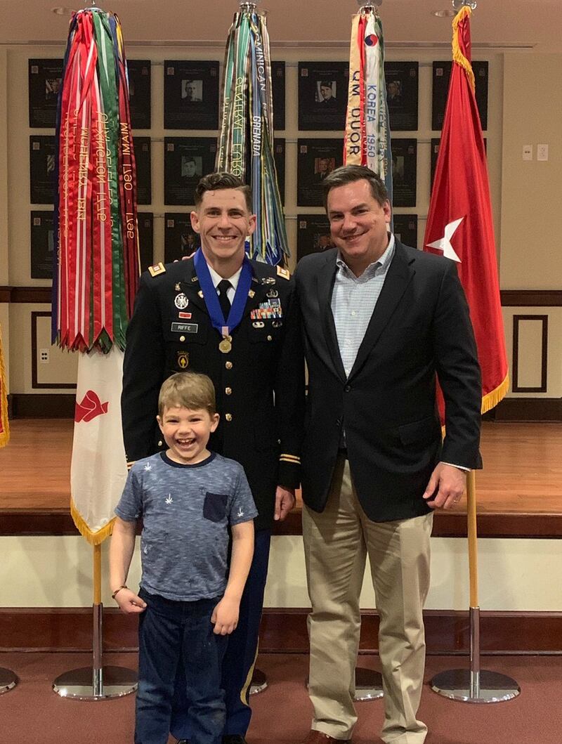 Army soldier receives heroism medal for saving two lives after car accident