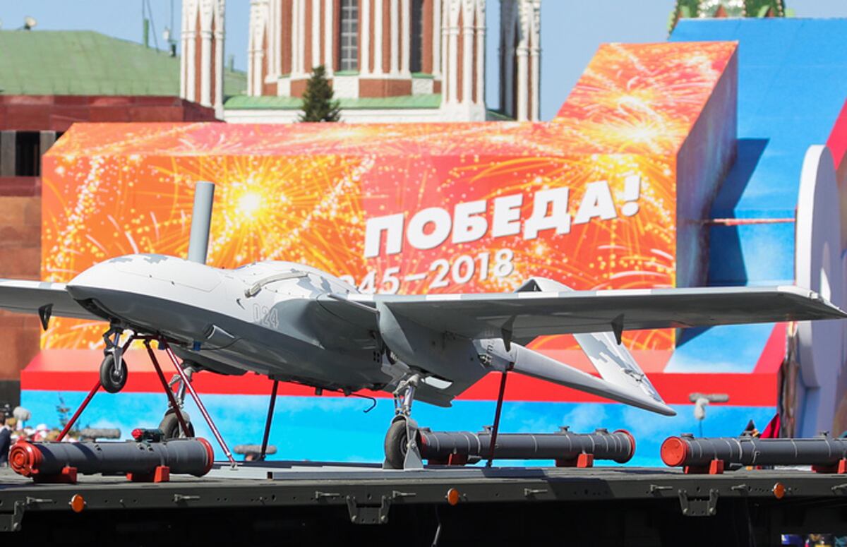Russia debuts electronic war-fighter drone