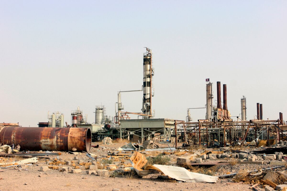 U.S. steps up attacks on Islamic State oil trucks in Syria