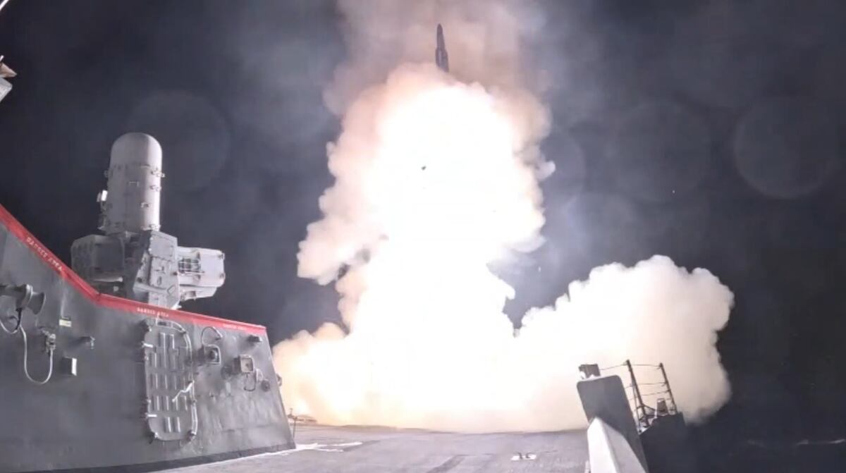 US destroyers help take down Iran's missile attack