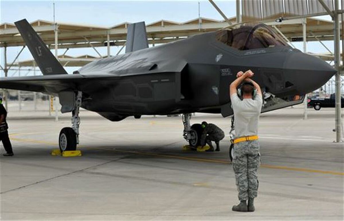 Problems plaguing F-35's next-gen maintenance system